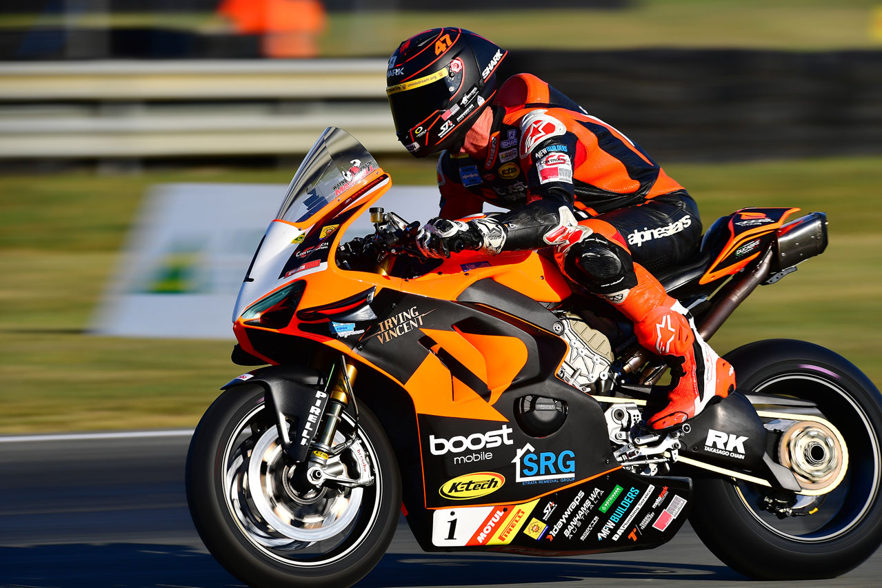 Maxwell Seals Wakefield Park Pole